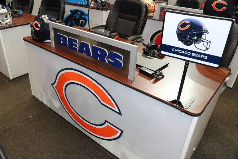 Chicago Bears snag two impact defenders in latest 2026 NFL mock draft